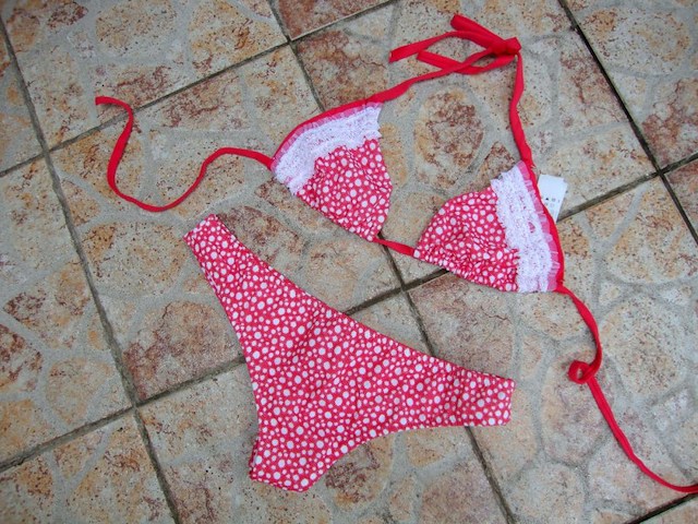 `CALZEDONIA` ATRAKTIVAN ROMANTIČAN - M/L - NOVO