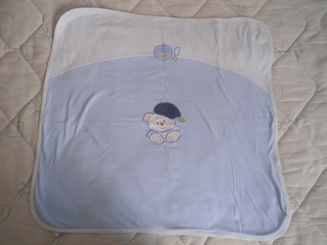 Plavi pamučan prekrivač za bebe