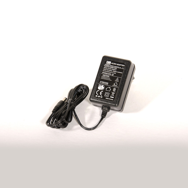 AC/DC adapter 24V – 0.8A / 19W sa kablom, ulazni napon 100-240V AC / 50-60Hz, DC(m) konektor 2.1 x 5.5mm, CE & RoHS