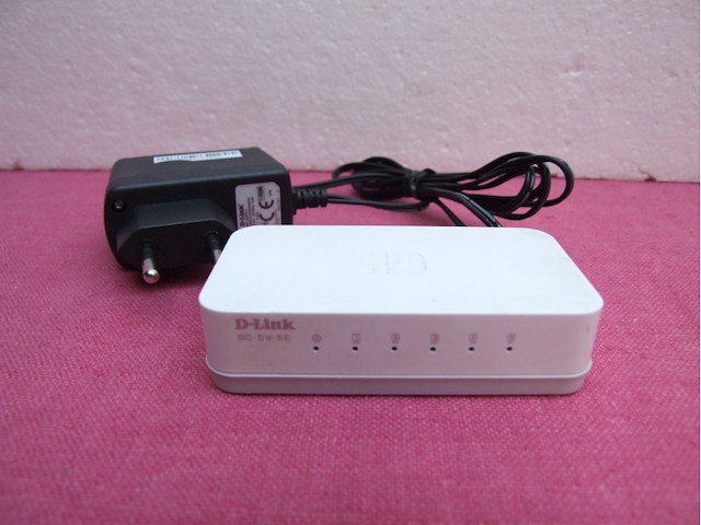 D-Link Mini 5-portni Switch + adapter + GARANCIJA!