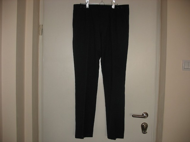 MUSKE CRNE PANTALONE  EVR:44 , MEX:34