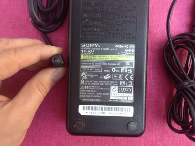 Sony adapter 19.5V 7.7A 150W ORIGINAL + GARANCIJA!