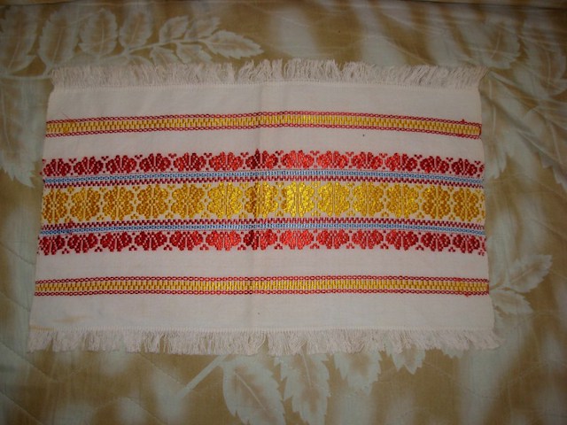 Etno peškirić ručno tkan