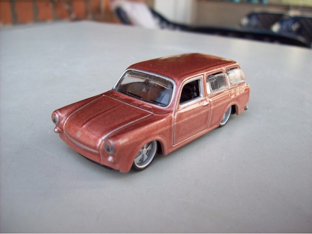 Vokswagen 1600 Squareback 1967 -burago - metalni