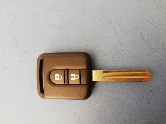 Nissan ključ 2 dugmeta