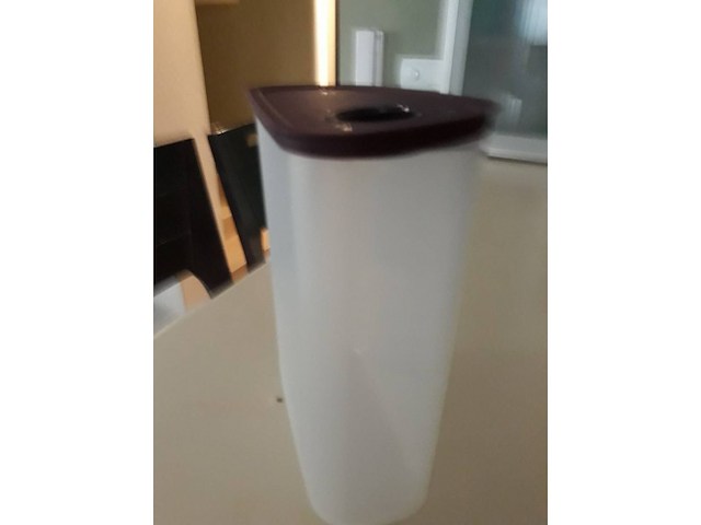 Tupperware ovalna posuda, 1,7 L