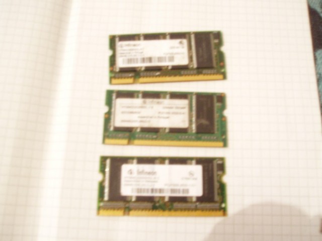 3 x 256 infinion ddr1 za laptop