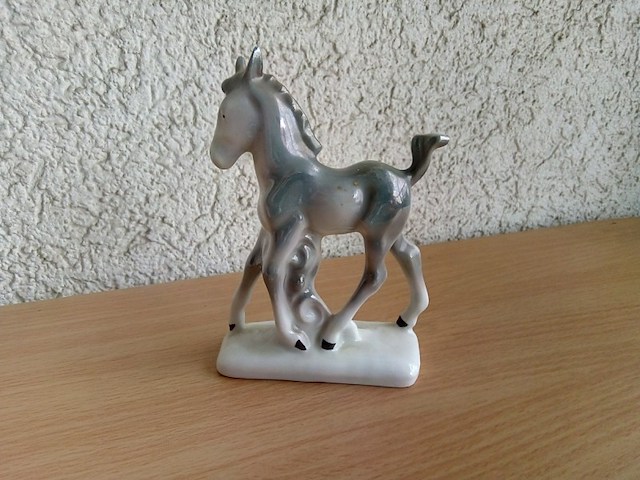 Figurica Konj