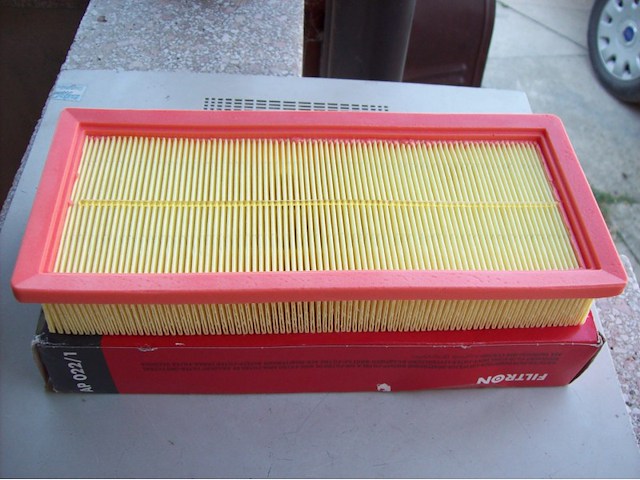 FILTRON filter za vazduh Fiat Punto, Panda ,Zastava10