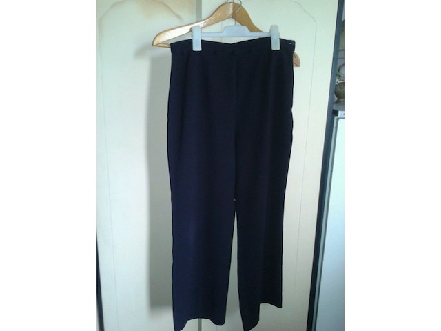 ZENSKE PANTALONE vel. 44