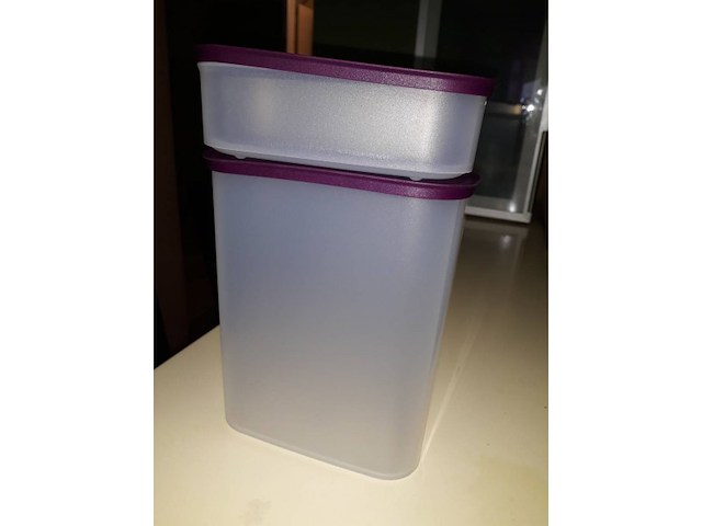 Tupperware ovali 1,7L i 320ml