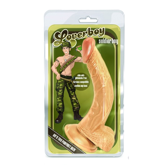 Blush Novelties soldier boy realističan zakrivljen dildo sa vakumskim postoljem, BLUSH00246