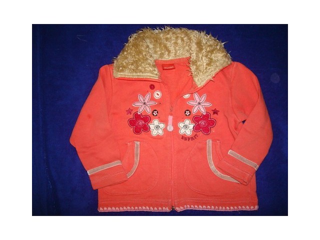 `ESPRIT` jaknica vel. 92/98 za devojčice