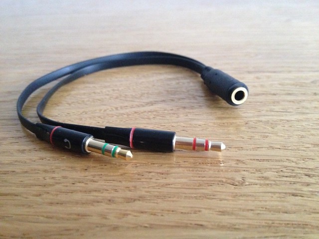 Audio spliter 3.5mm ženski na dva muška CRNI