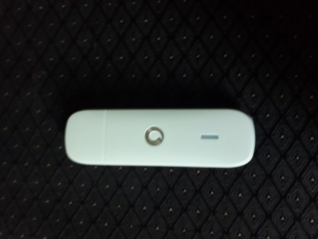 Vodafone Huawei usb modem K4605 (E372) otkljucan