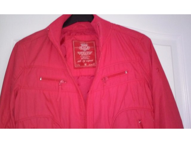 Crvena kratka jaknica