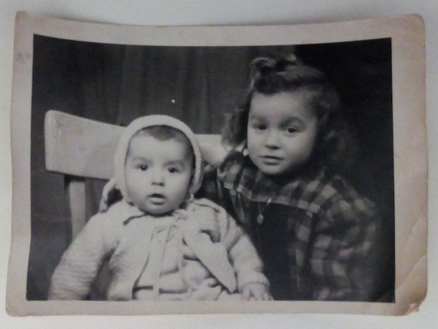Brat i sestra --- Putovala 1949.godine ---