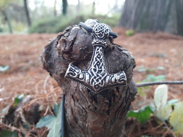 Torov cekic ogrlica,Vikinski torov cekic simbol,Odin