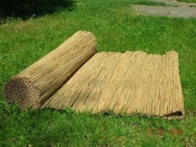Pletena trska za ogradjivanje,suncobrane,lake krovove