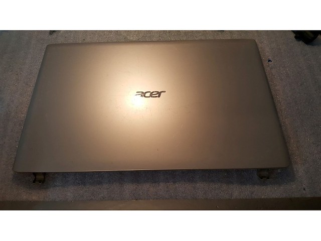 GORNJI DEO KUCISTA Acer Aspire V5-551G