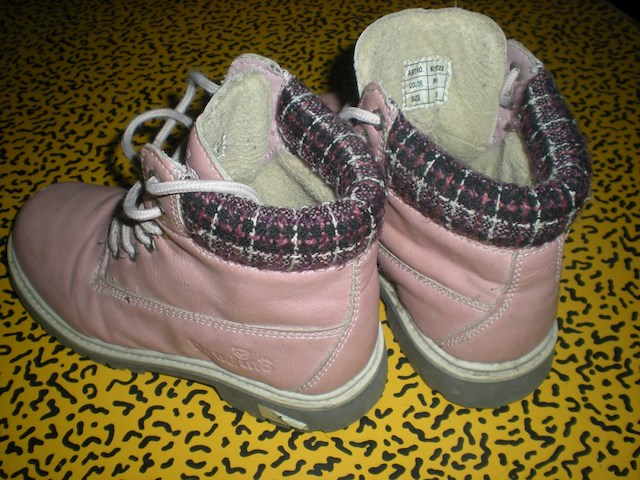 Zimske cipele br.32