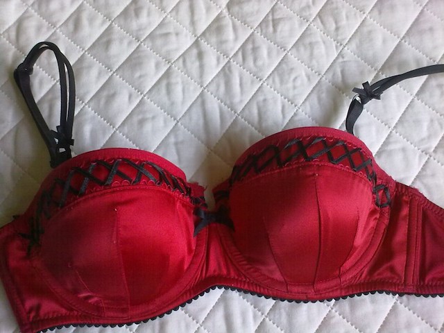 **Hunkemoller** fantastican brus, vel.75C(34C).