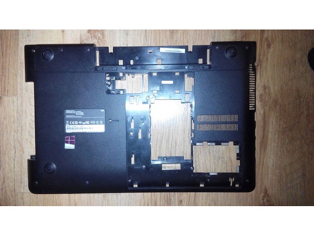 SAMSUNG 350e np350e7c donji deo kucista