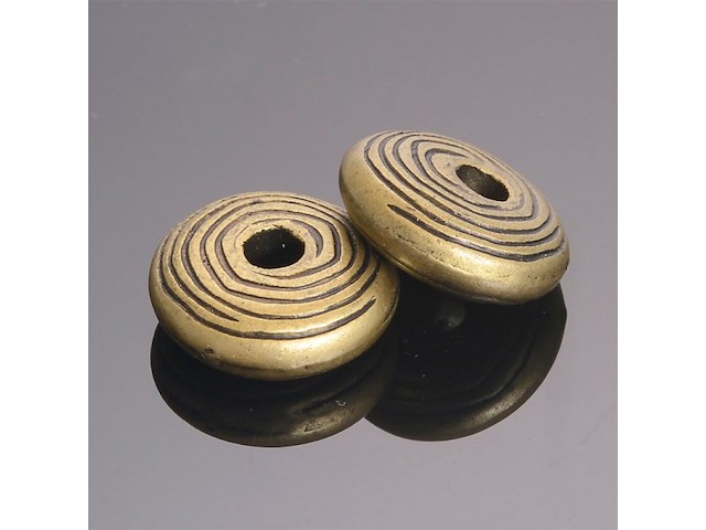 Perla boje bronze antik dizajn 20x20x7mm