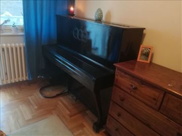 Prodajem klavir pianino po povoljnoj ceni