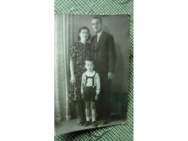 Porodicna fotografija oko 1920.