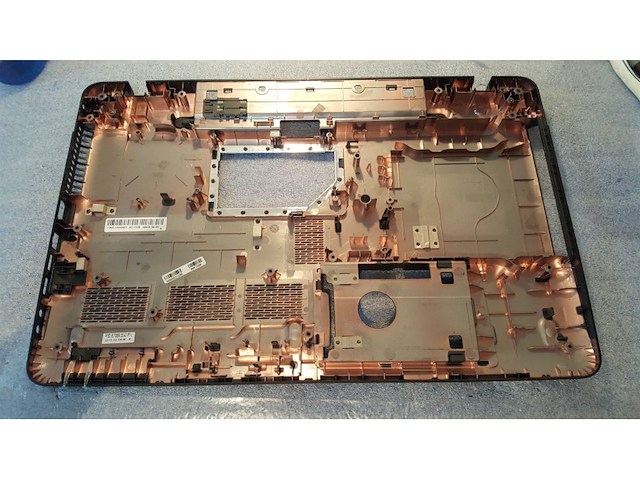 Donja plastika kucista za Toshiba Satellite C670D