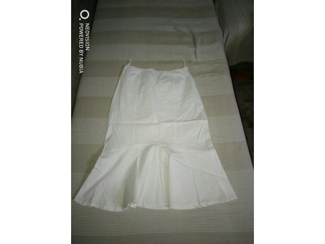 Suknja bele boje