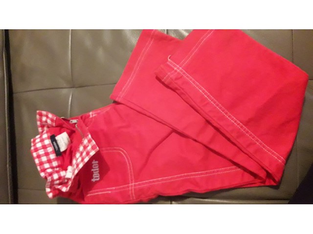 Crvene pantalone