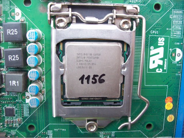 Intel 6950 (2 x 2.8Ghz/3mb) soket 1156