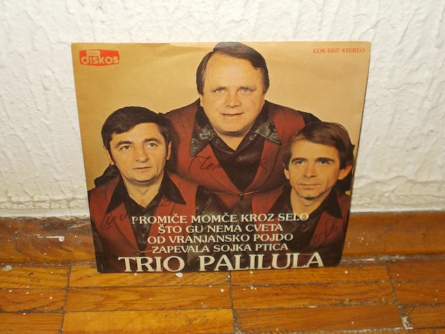 Trio Palilula ‎– Promiče Momče Kroz Selo
