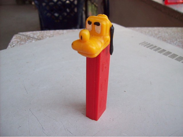 PEZ Pluton MADE IN YUGOSLAVIA U.S.PATENT 3,942.683