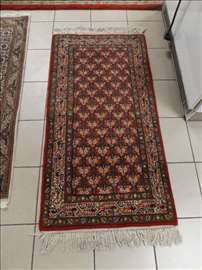 Crvena persijska tepih staza