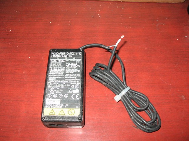 Adapter Fujitsu 16v  2,5A