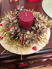Novogodišnji ukras-Ikebana od šišarki