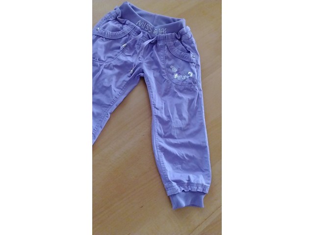 Pantalonice,moderne i kao nove