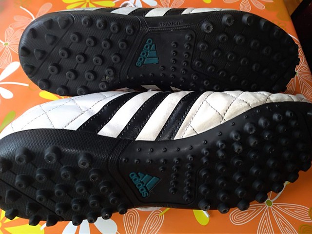 KOPACKE ADIDAS BROJ 40