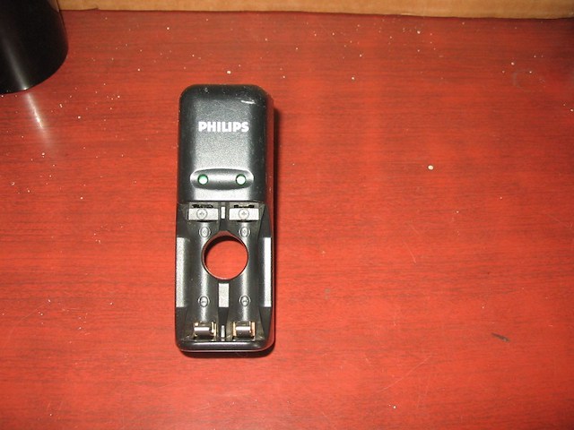 Punjac za AA i AAA baterije Philips