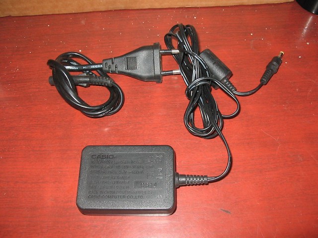 Adapter Casio 5,3v  650mA