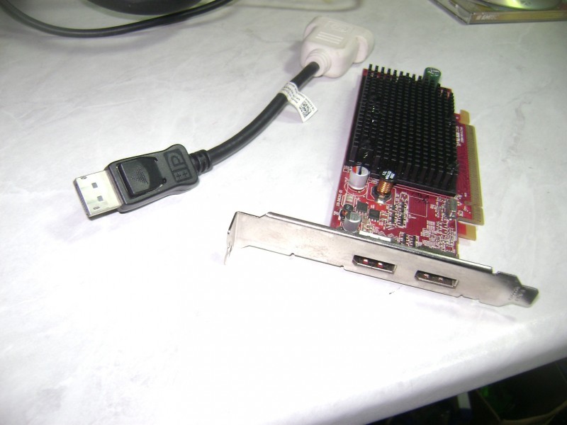 pci-e grafika 256mb,displeyport ulazom ati fire