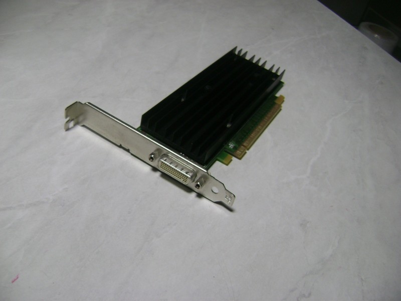 pci-e grafika 256mb,dms ulaz,nvidia quadro 290