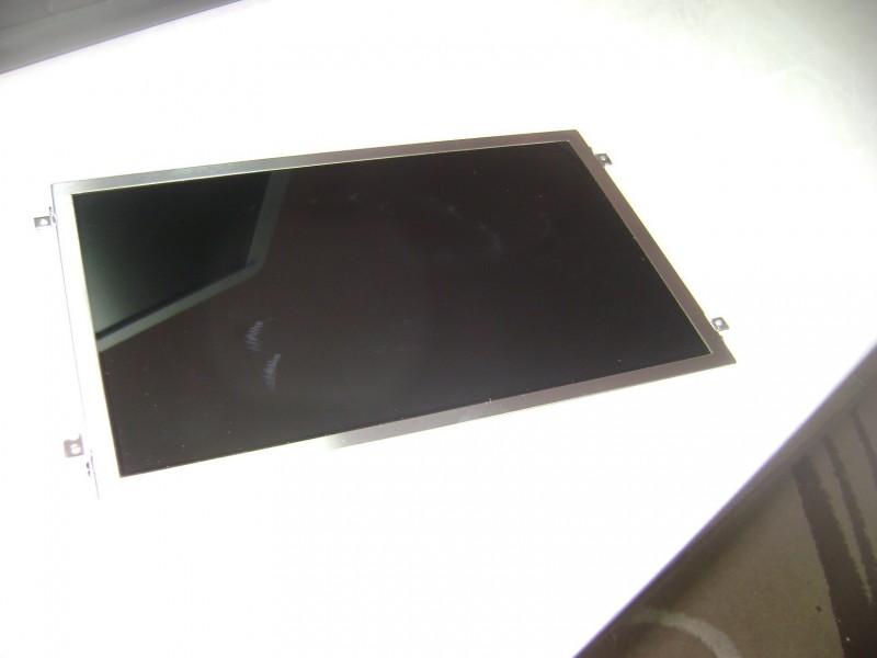 displey 8,9 inca led 40 pina ispravan