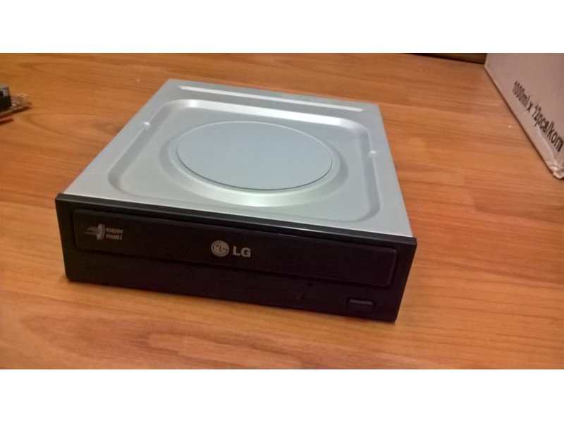 dvd rw sata hitachi lg crni ispravan