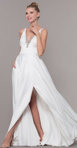 Duga bela haljina sa srebrnim kristalima