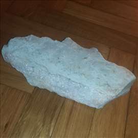 Kalcit kristali na steni, 783 g