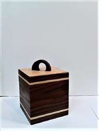 Ukrasna kutija od drveta-visina-20cm